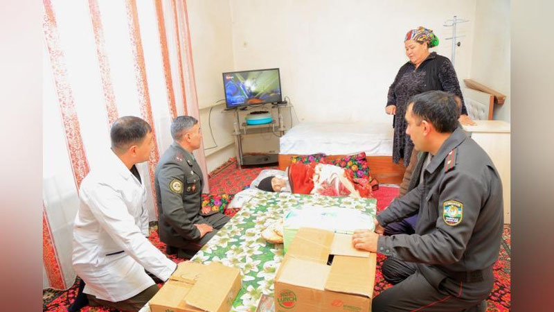 Qoraqalpog`istonda urush qatnashchisining muammosini harbiy qism hal ...